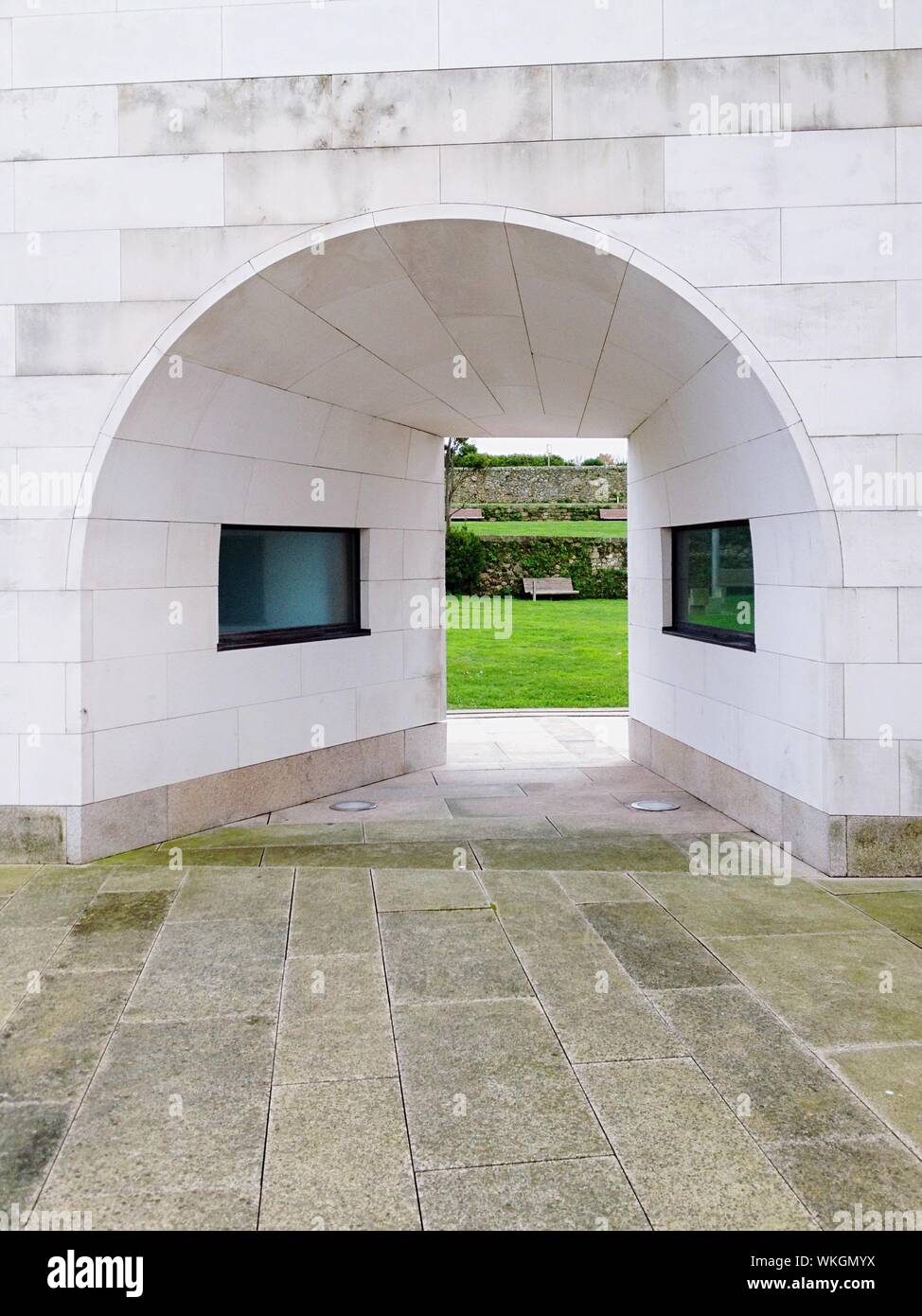 Empty archway space arch hi-res stock photography and images - Alamy