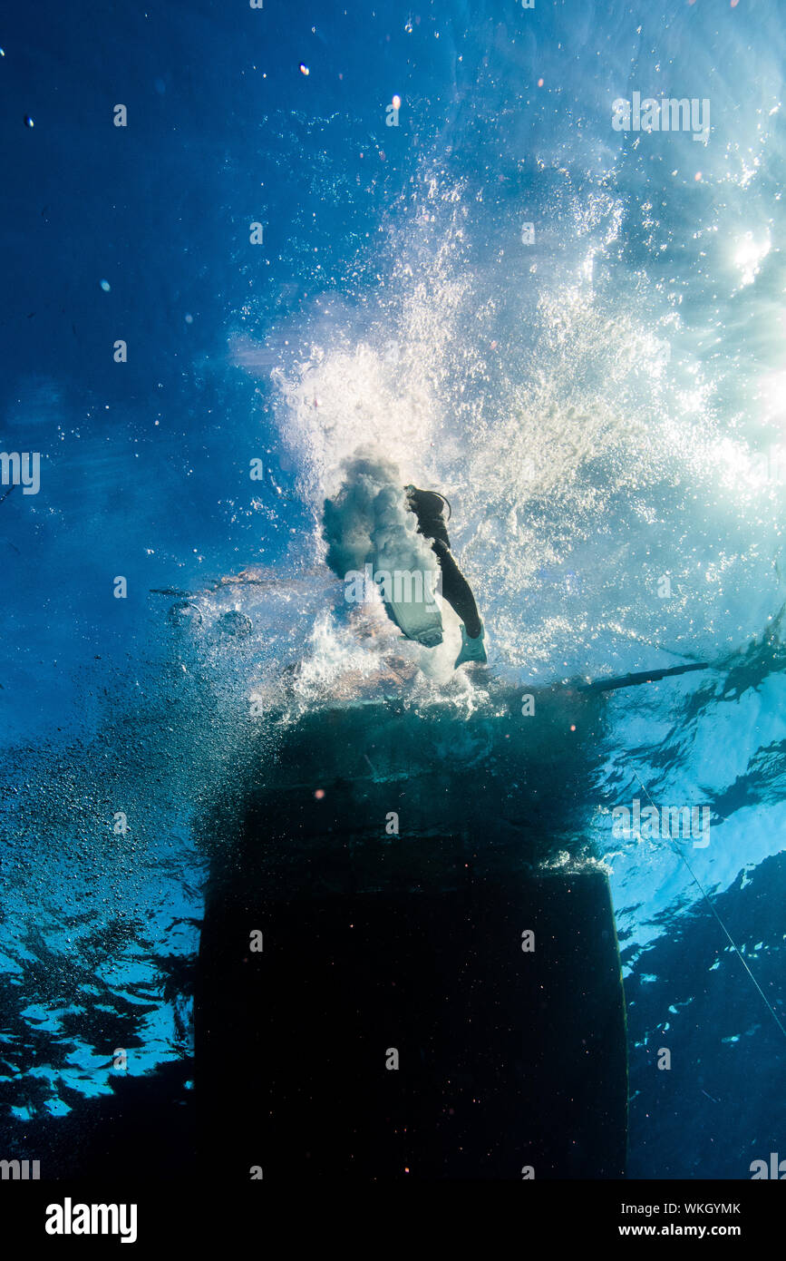 Underwater view of ship hi-res stock photography and images - Alamy