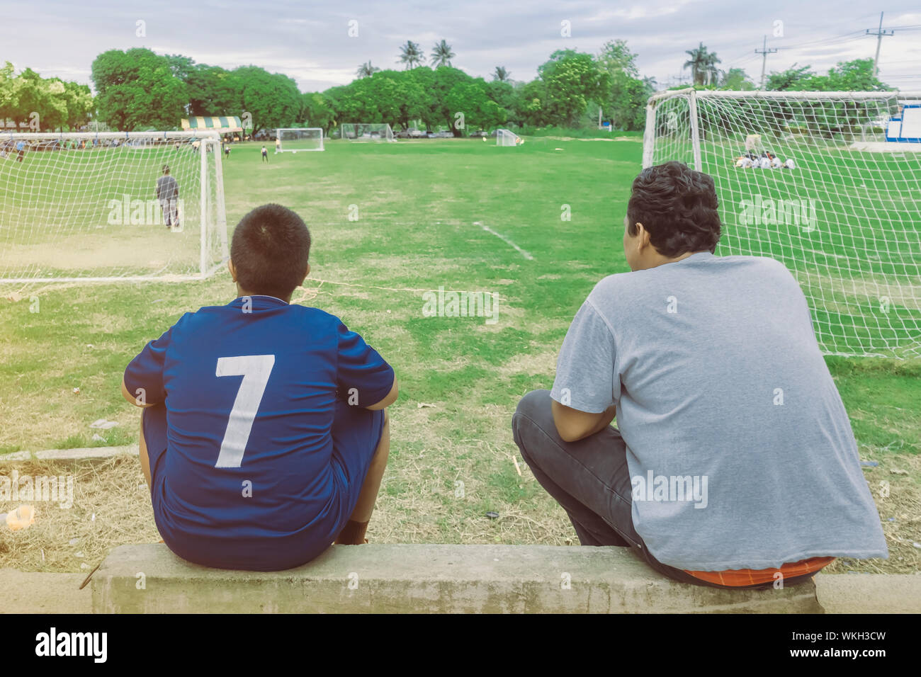 School football team parents hi-res stock photography and images - Alamy