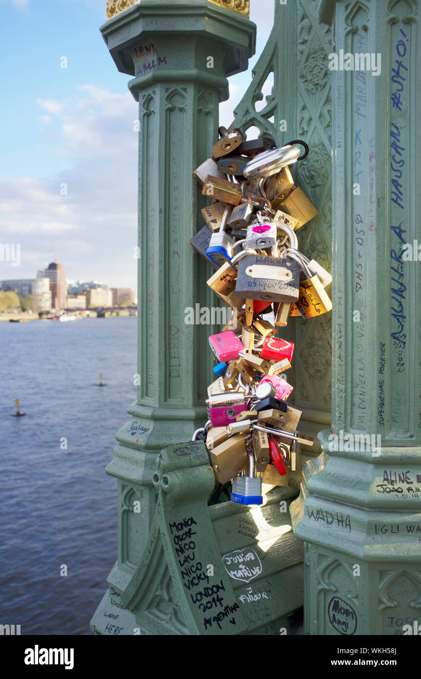 London uk april 14 hi-res stock photography and images - Alamy