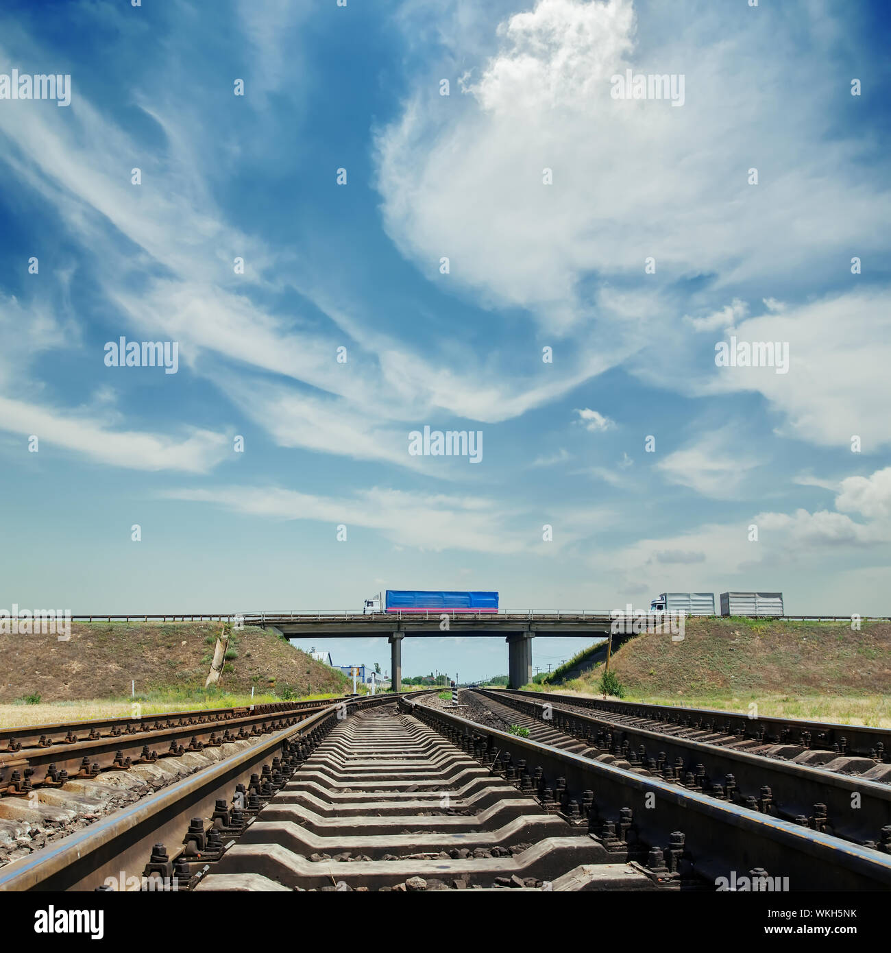 Crossover railroad track hi-res stock photography and images - Alamy