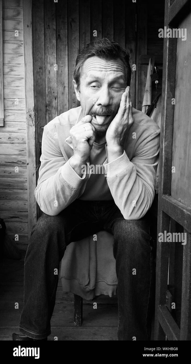 Sitting cheek to cheek hi-res stock photography and images - Alamy