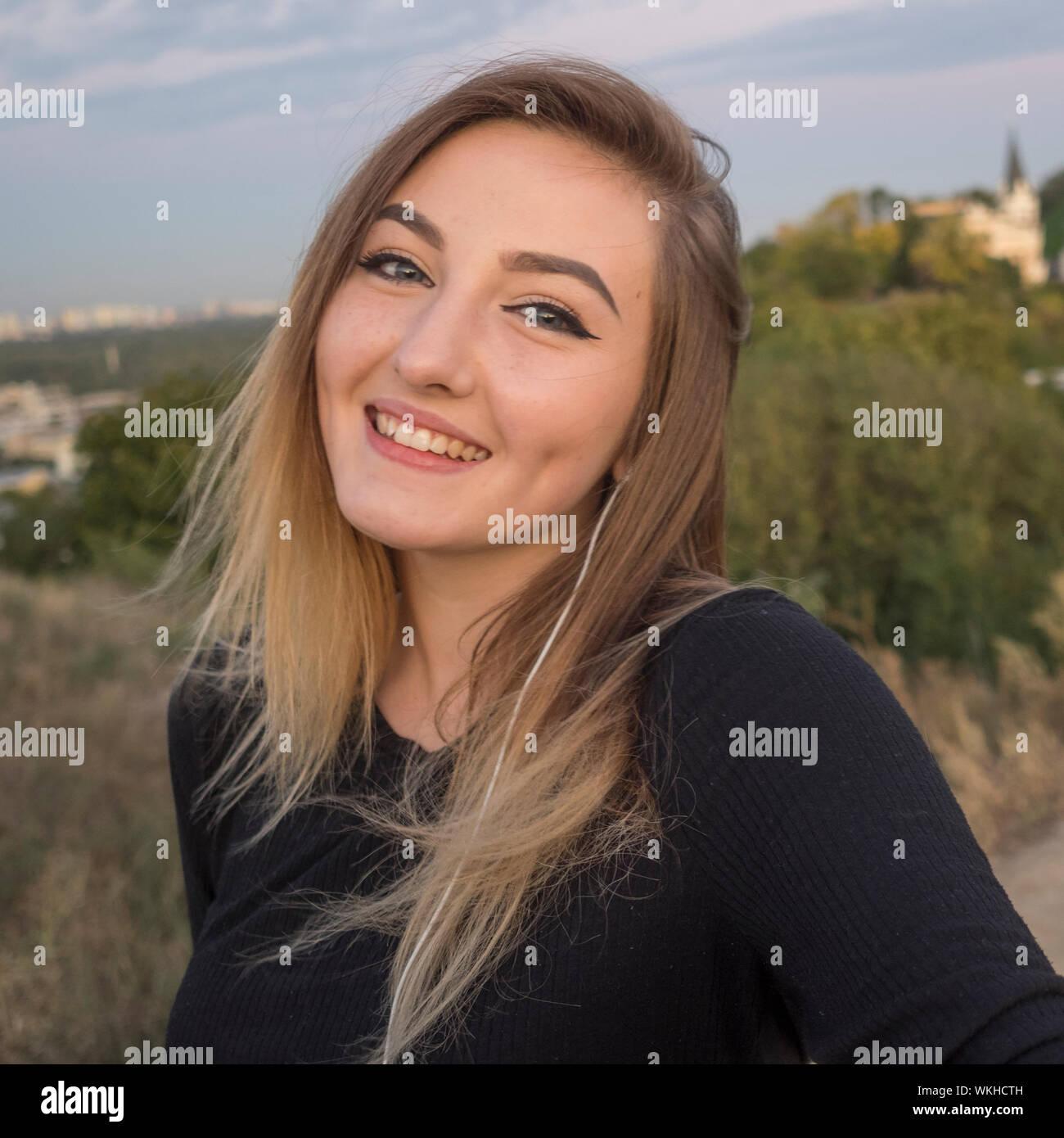 Connection listening hi-res stock photography and images - Alamy