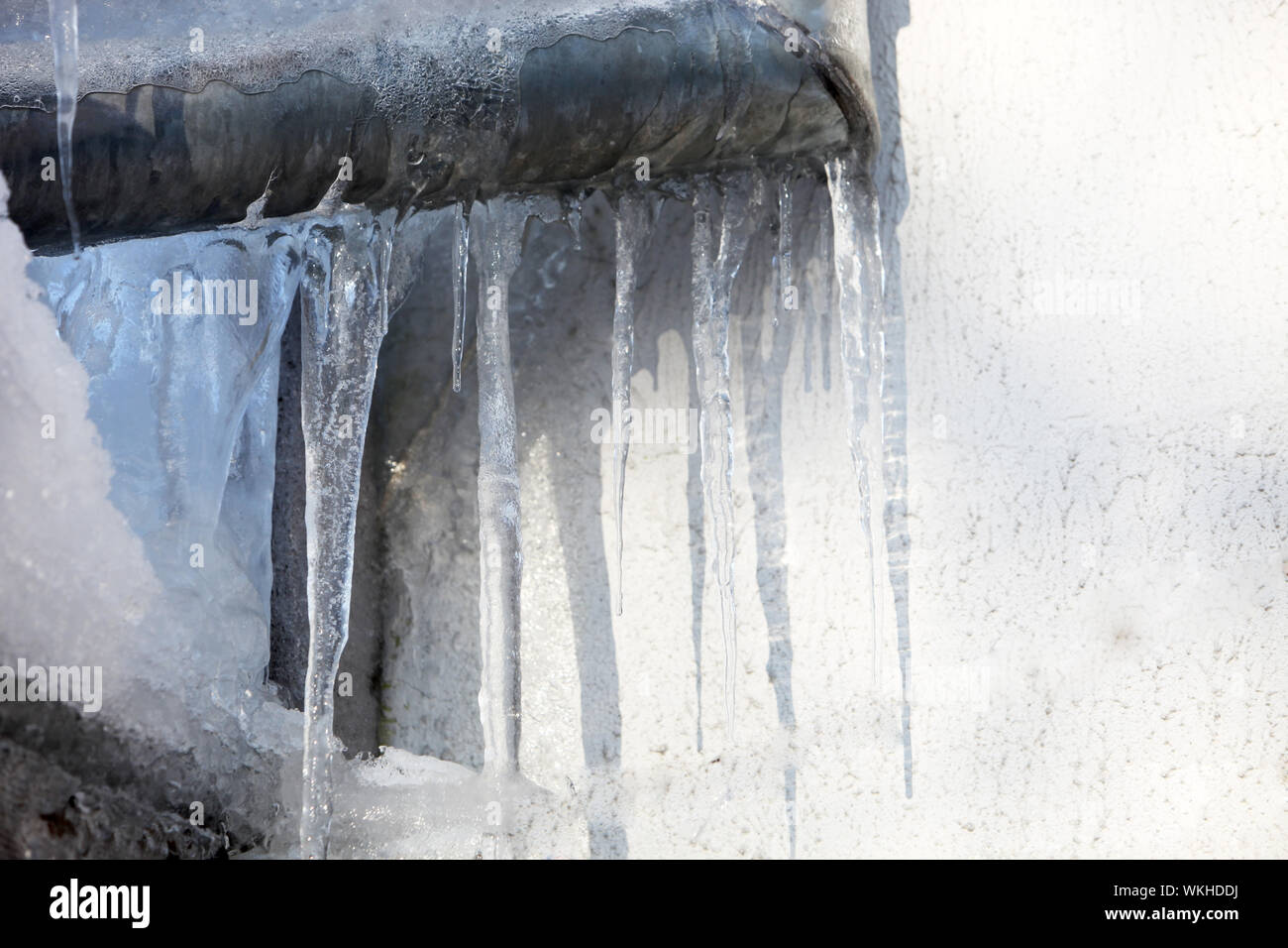 Icicles from the roofs hi-res stock photography and images - Alamy