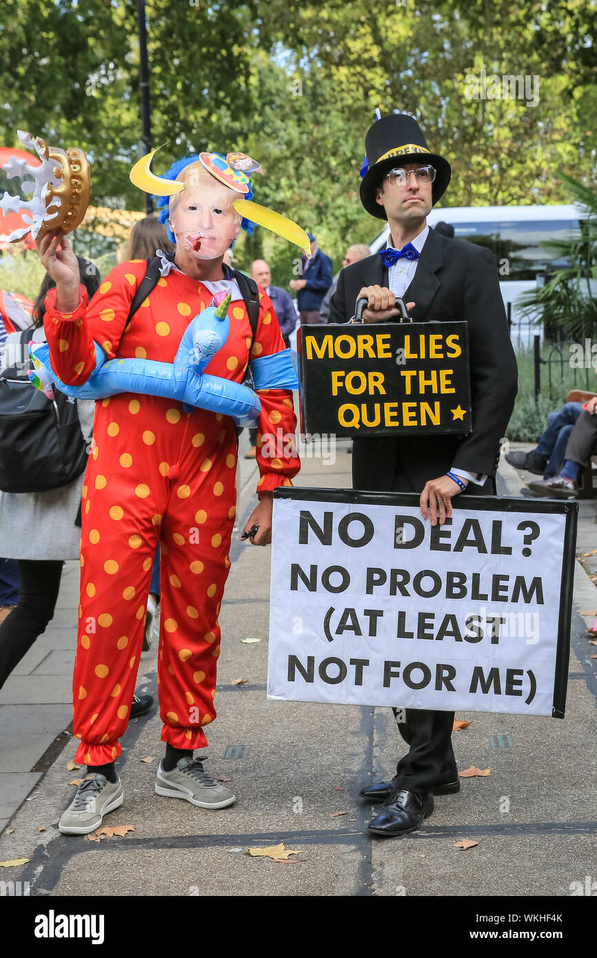 Westminster, London, UK. 04th Sep 2019. Two remain protesters, in Jacob ...