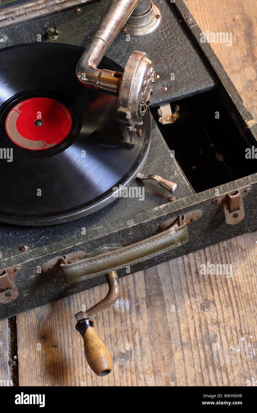 Retro turntable hi-res stock photography and images - Alamy