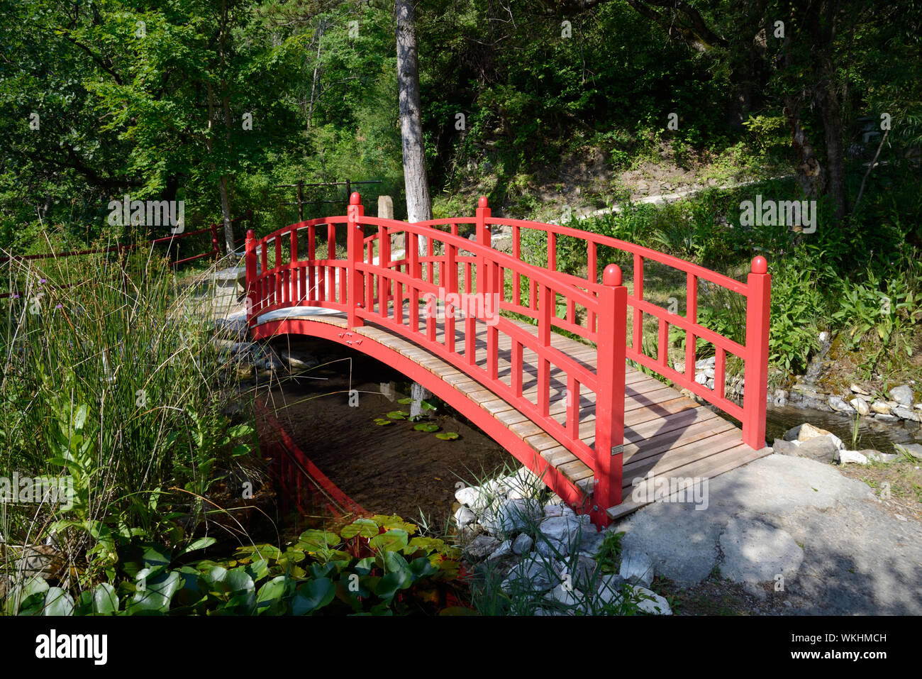 Japanese bridge hi-res stock photography and images - Alamy