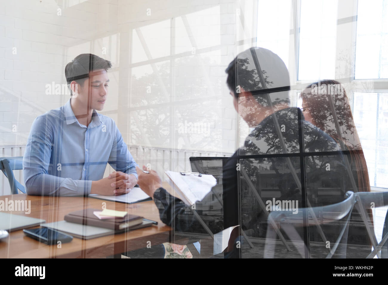 human resource manager interviewing candidate for job vacancy ...