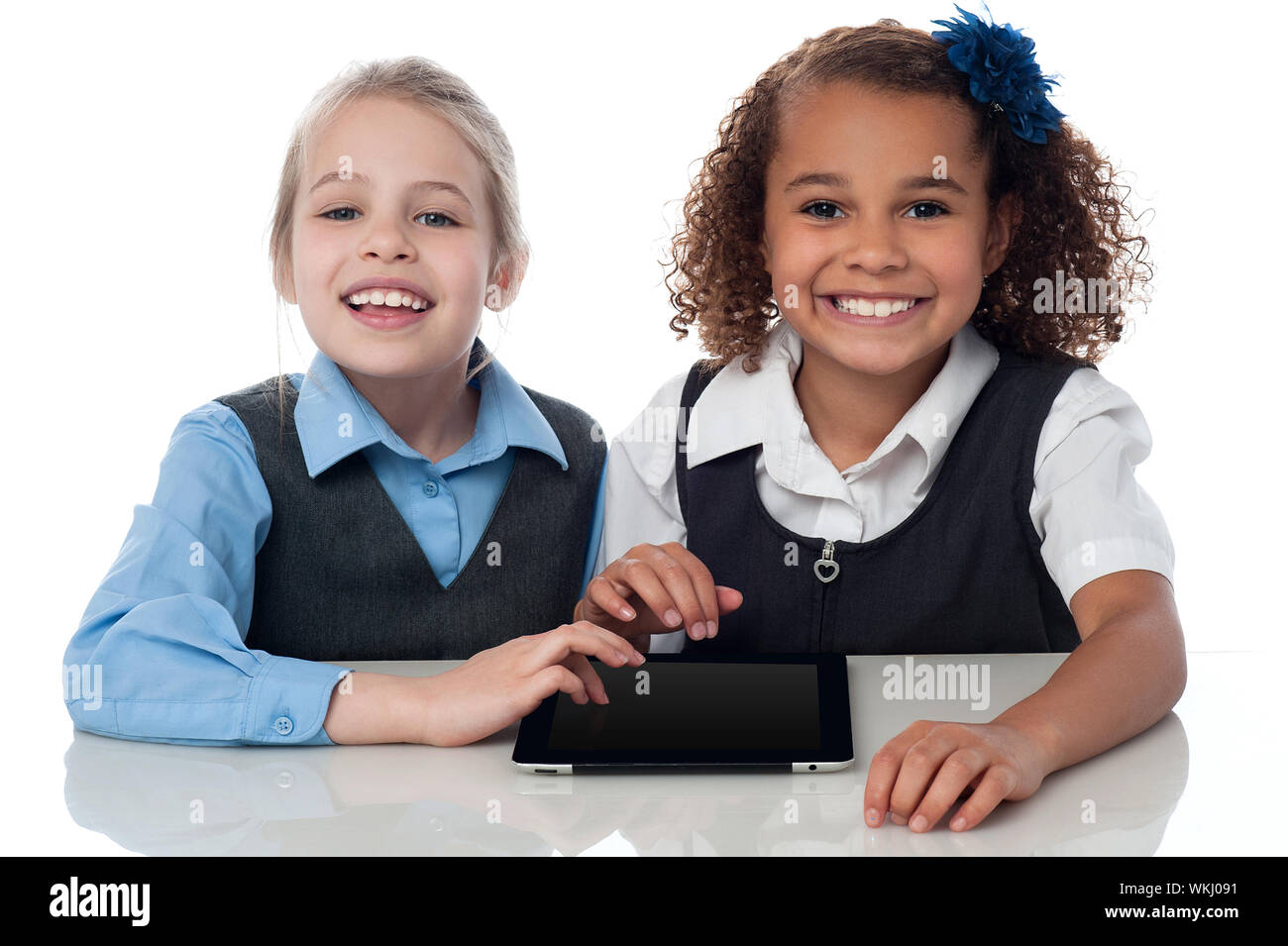 Touch screen table children hi-res stock photography and images - Alamy