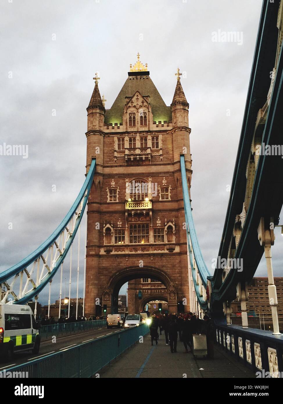 Tower bridge road arch hi-res stock photography and images - Alamy