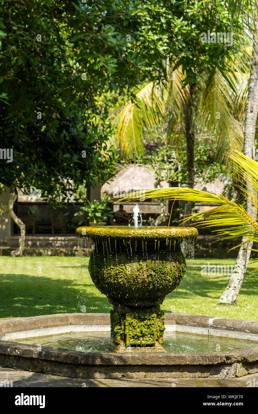 Water feature spout fountain wall hi-res stock photography and images ...