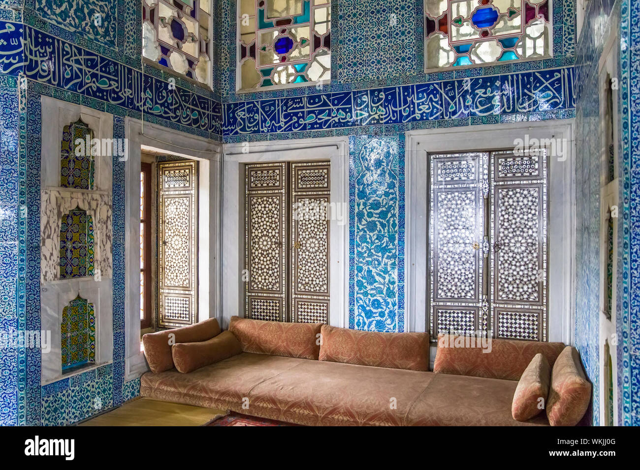 Istanbul topkapi palace interior hi-res stock photography and images ...