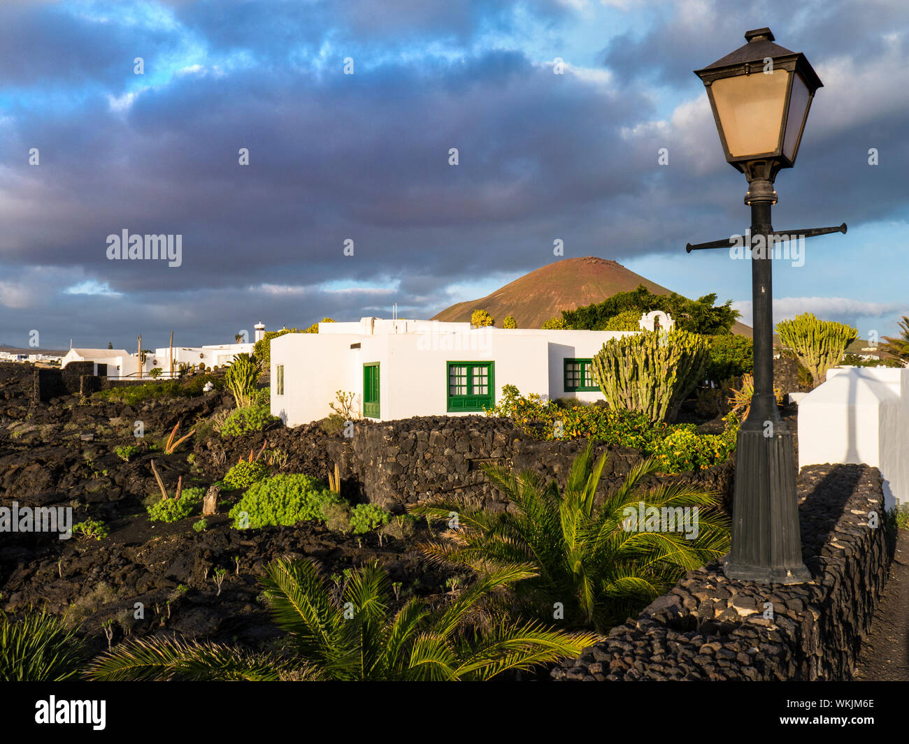 Cesar manrique exterior house home foundation garden tahiche teguise hi ...