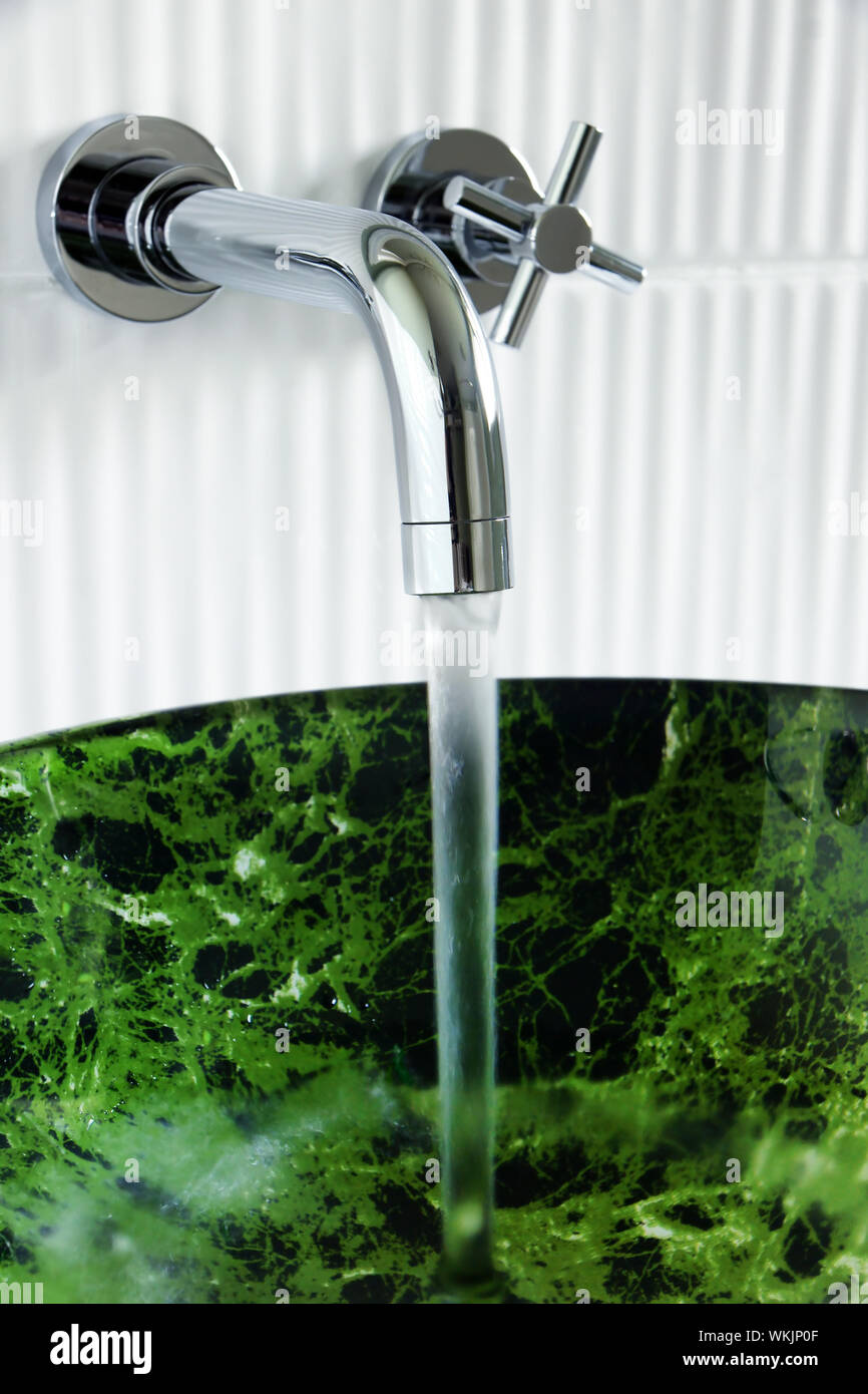 Fake marble bath hi-res stock photography and images - Alamy