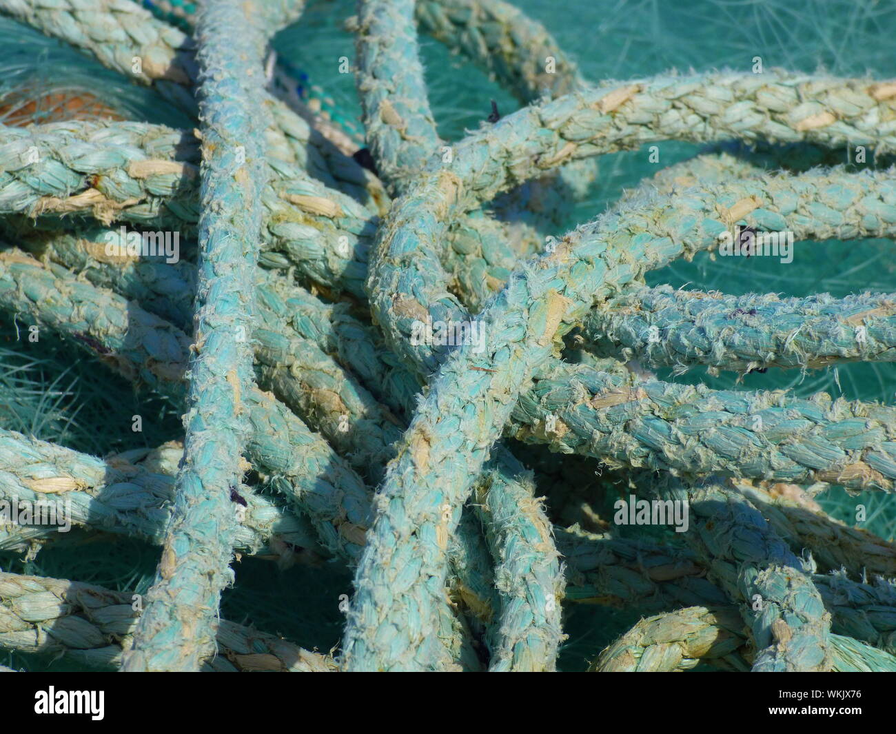 Tangled ropes hi-res stock photography and images - Alamy
