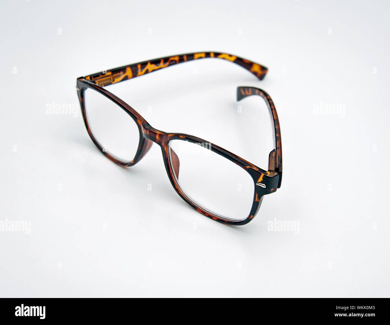Tortoise Shell Pattern Glasses