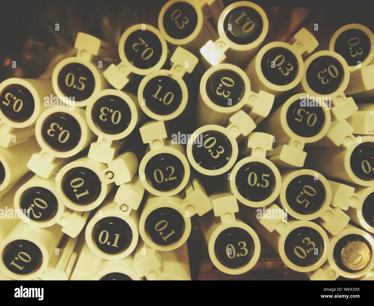 Circle of pens hi-res stock photography and images - Alamy