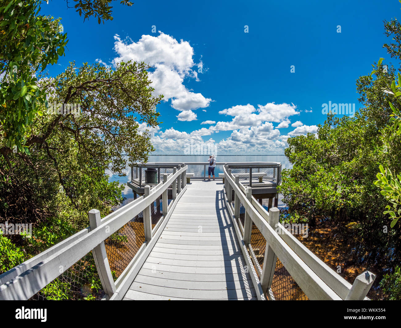 Boardwalk blue sky hi-res stock photography and images - Alamy