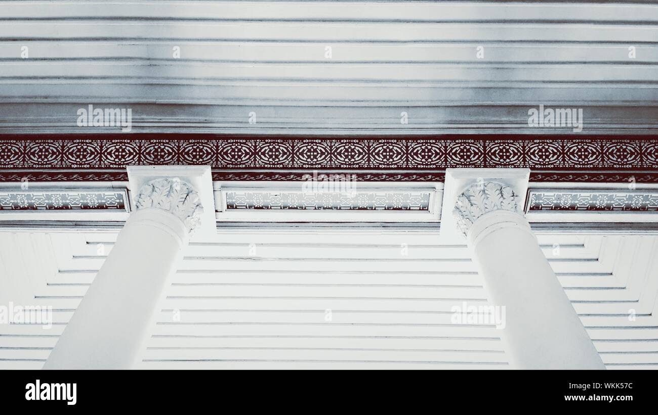 Ceiling pillars architecture hi-res stock photography and images - Alamy