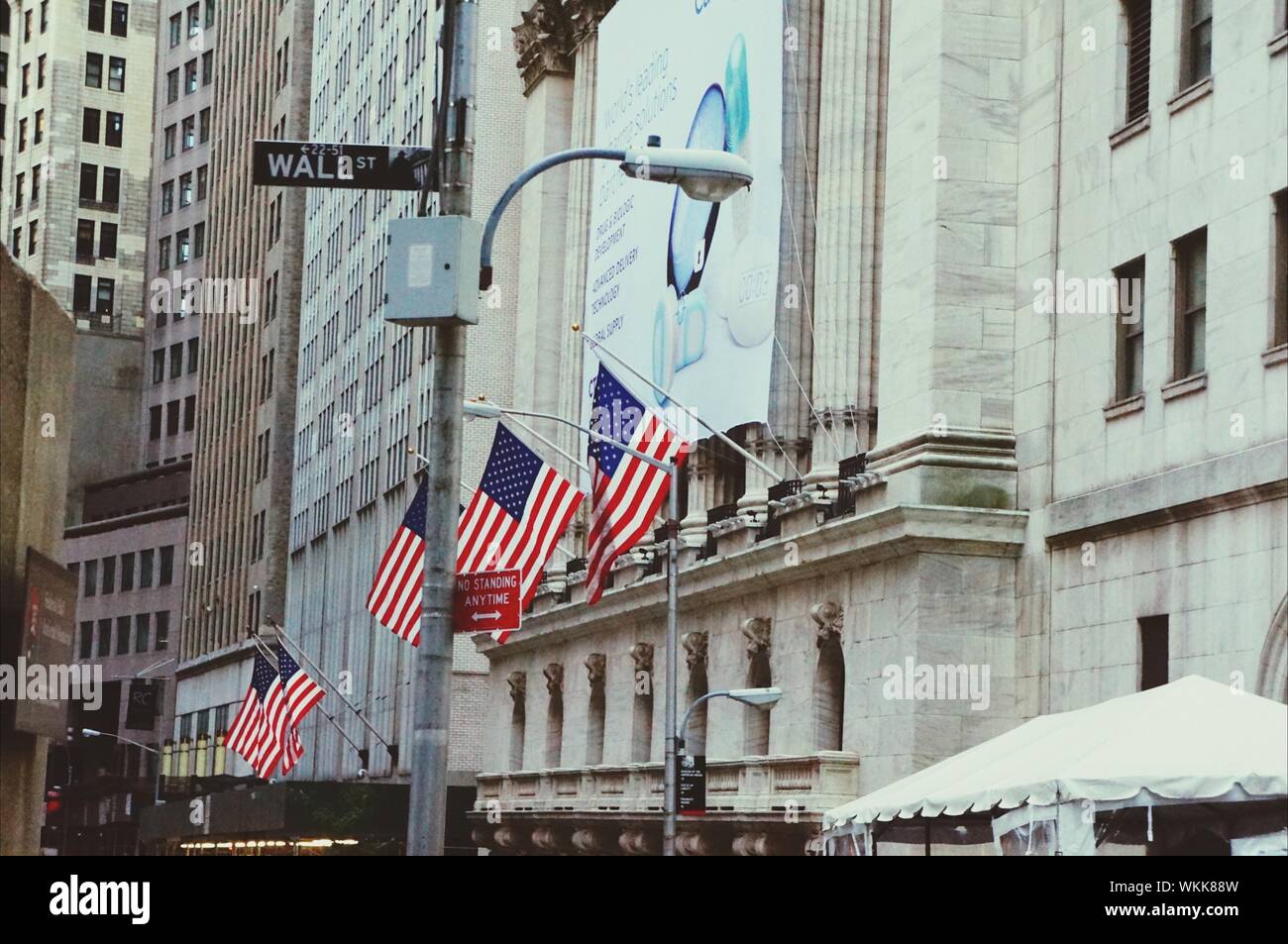 American flags building hi-res stock photography and images - Alamy