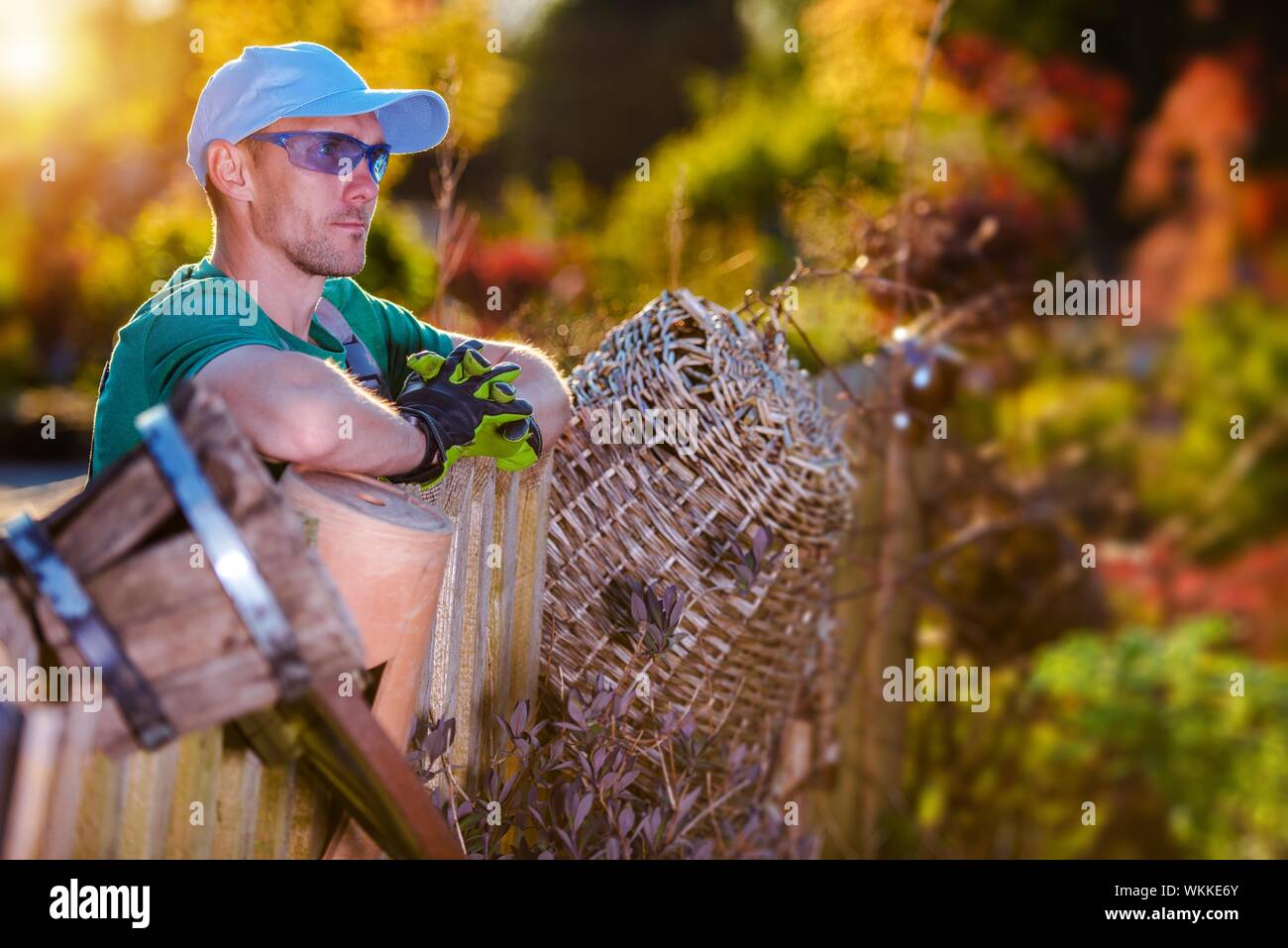 Man outdoors trees hi-res stock photography and images - Alamy