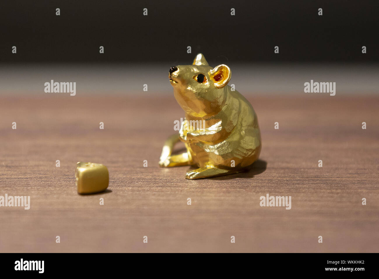 Tokyo, Japan. 4th Sep, 2019. A 24K pure gold mouse valued at 962,000 ...