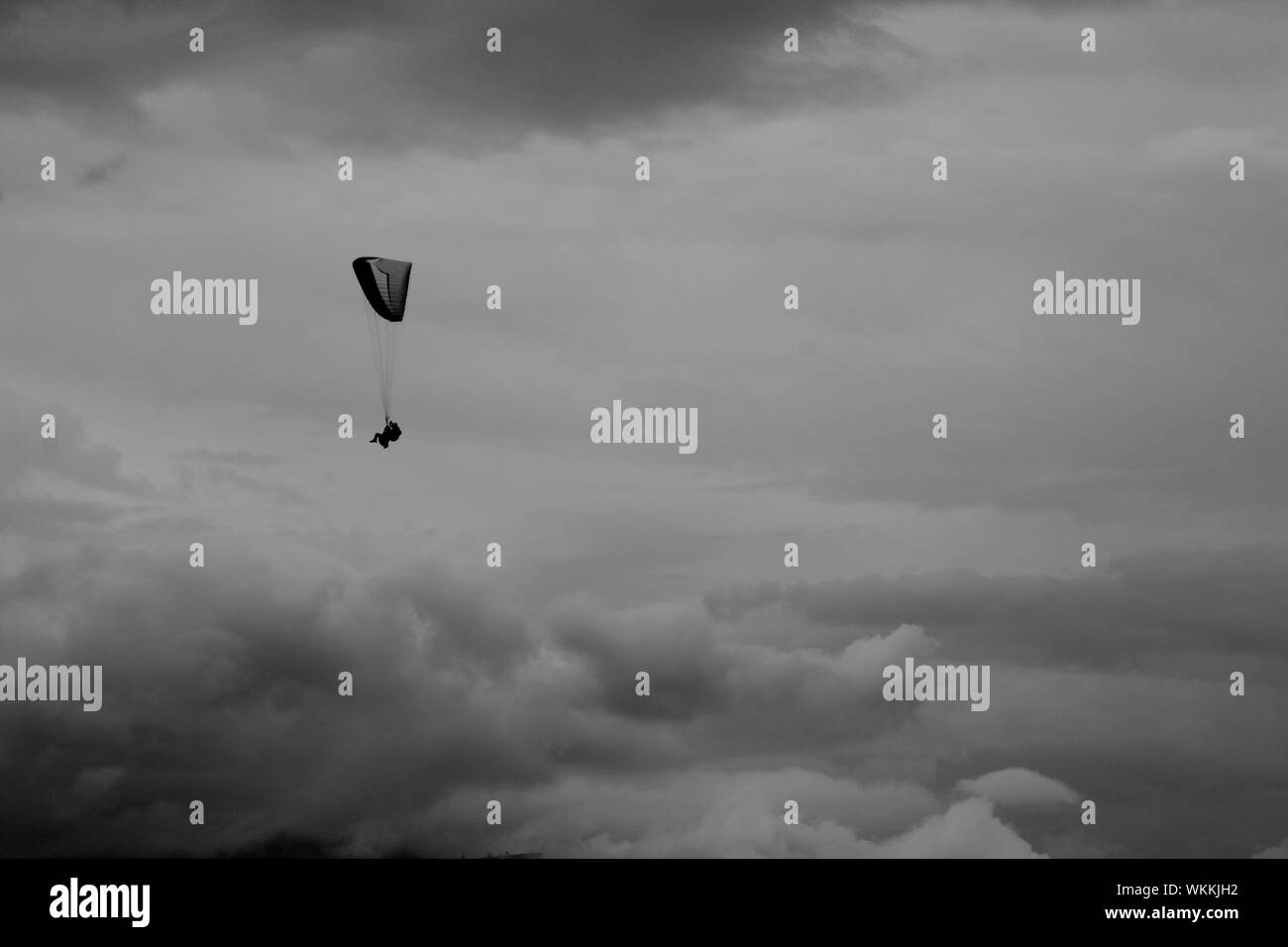 Parachute ecuador hi-res stock photography and images - Alamy
