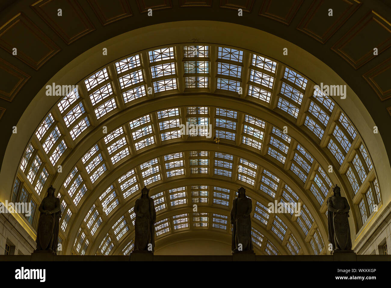Statue union station hi-res stock photography and images - Alamy