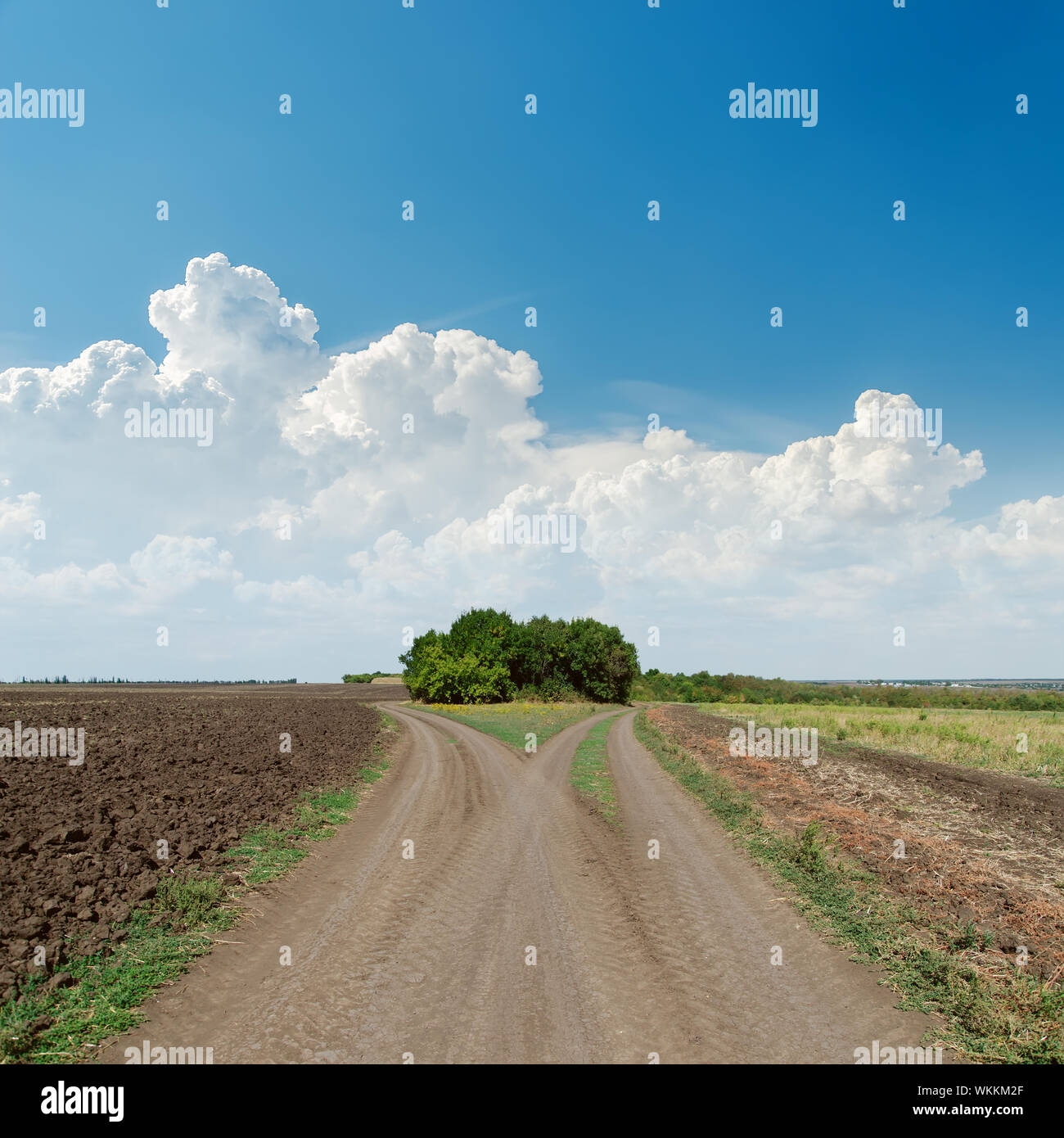 Intersection two country roads hi-res stock photography and images - Alamy