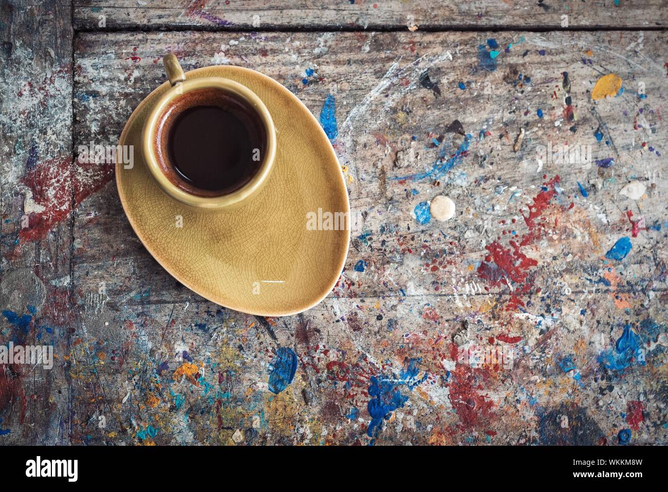 Messy coffee table hi-res stock photography and images - Alamy