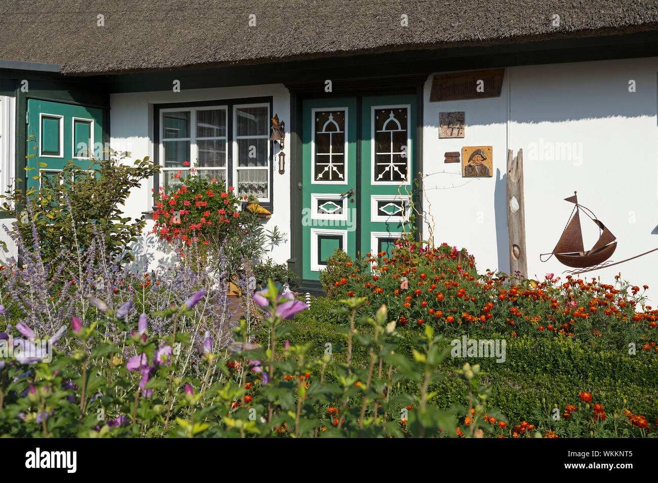 thatched house, Graal-Müritz, Mecklenburg-West Pomerania, Germany Stock ...
