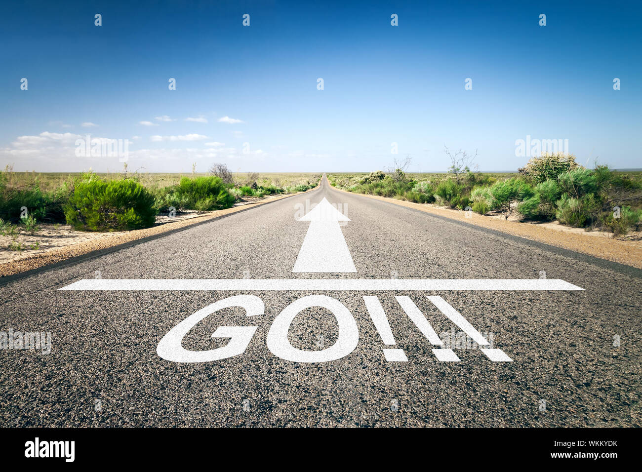 Road sign go green text hi-res stock photography and images - Alamy
