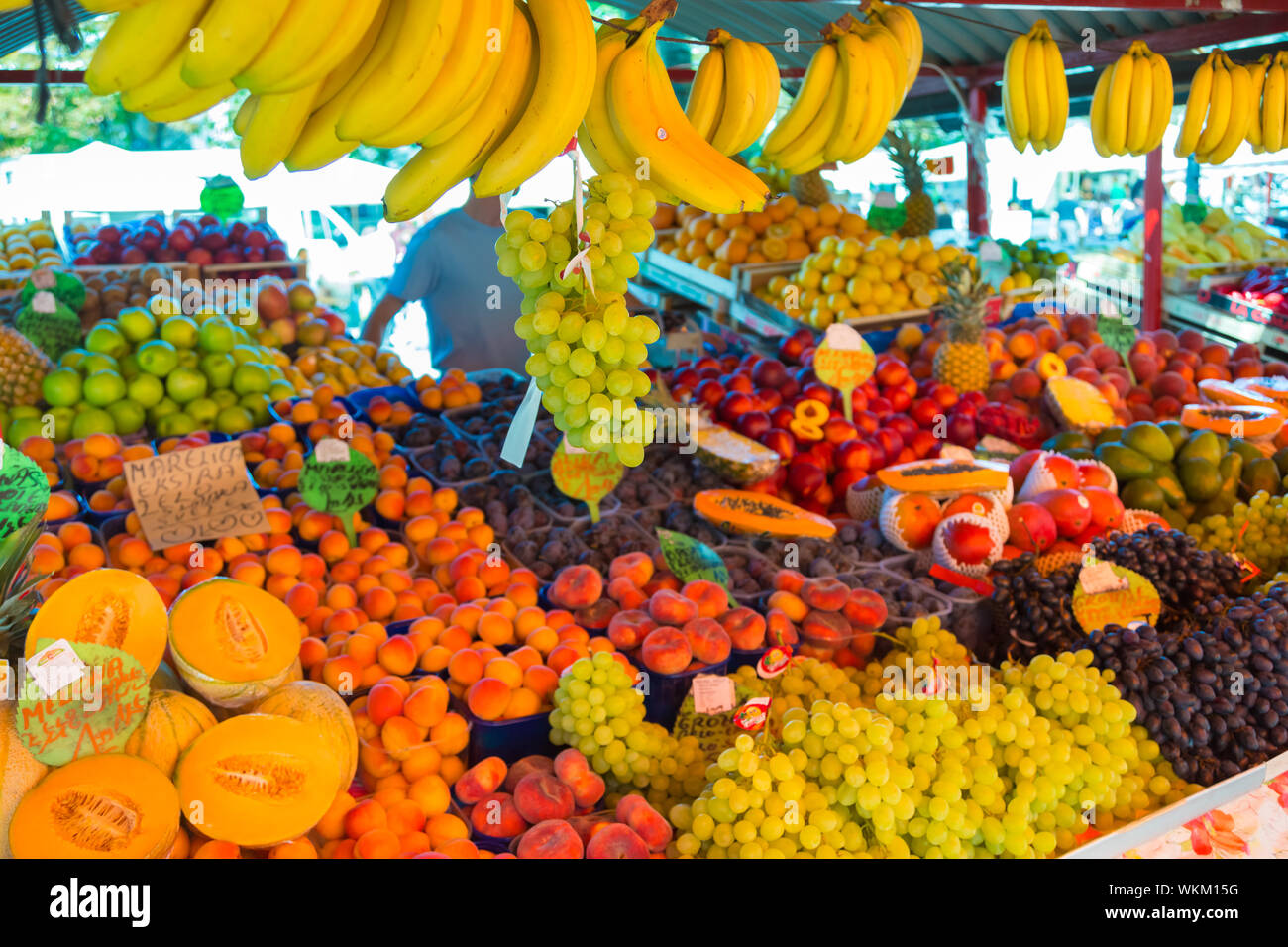 Fruit market stall Stock Photo - Alamy