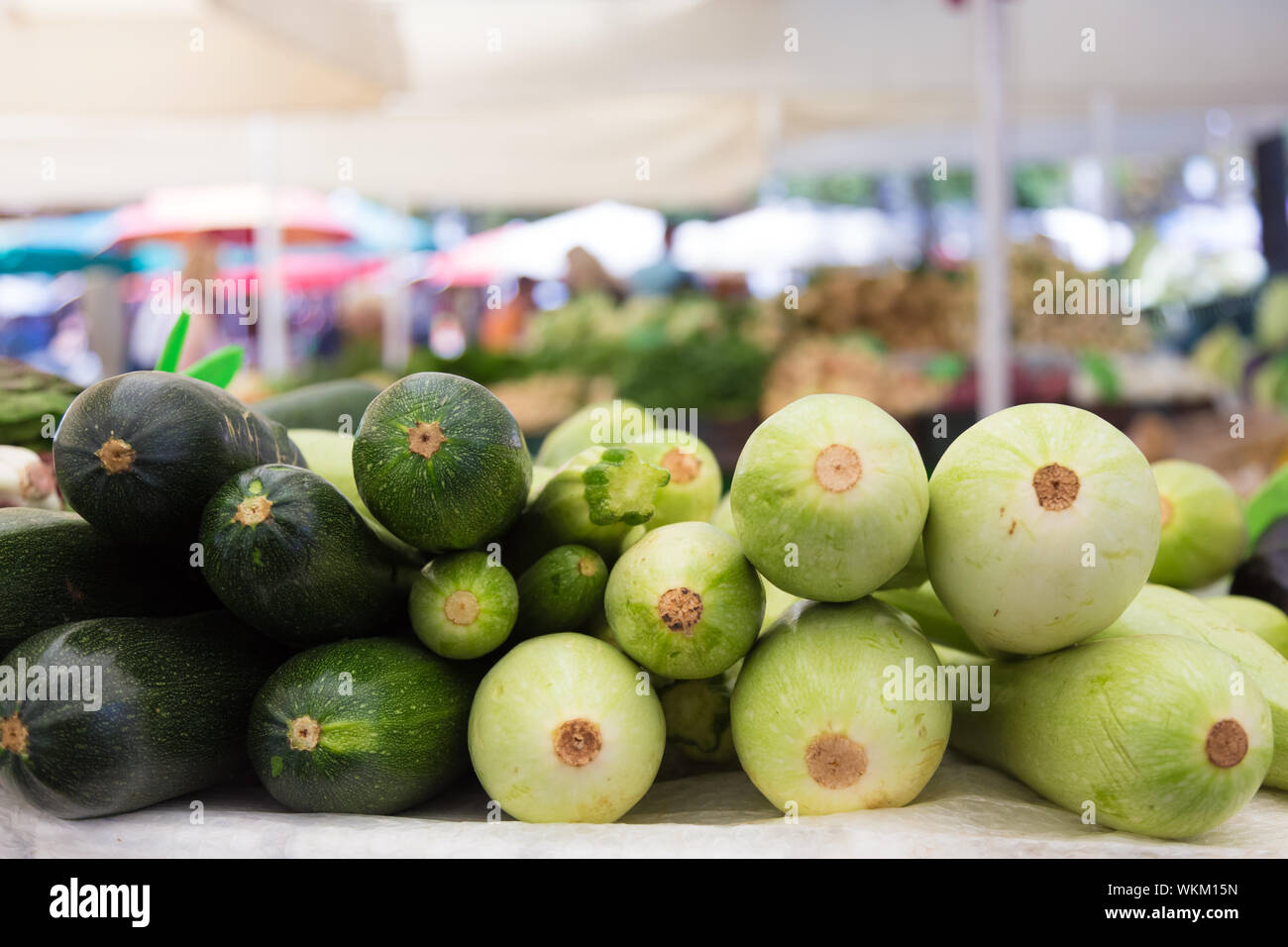 Vegetable market stall Stock Photo - Alamy