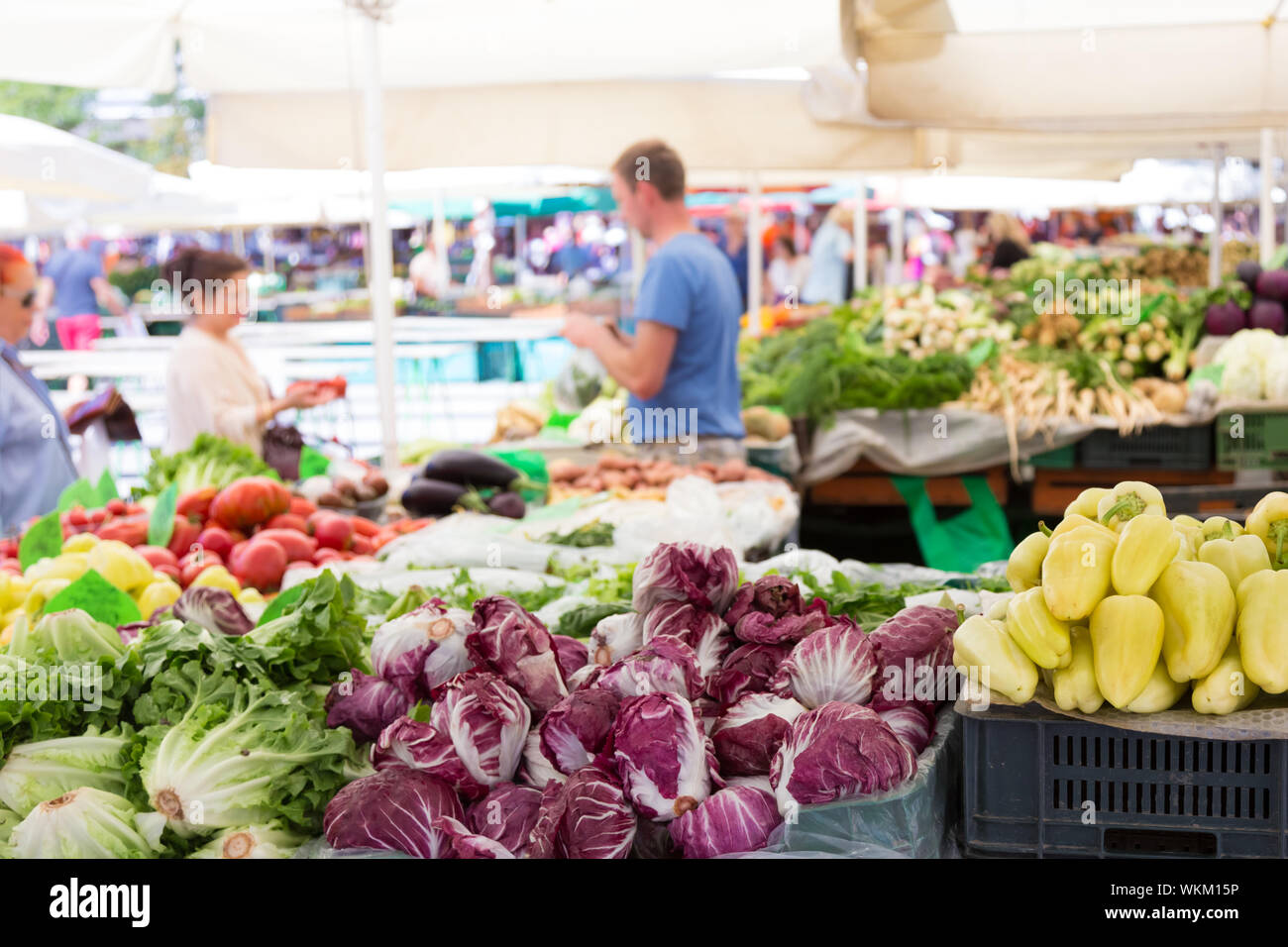 Vegetable market stall Stock Photo - Alamy