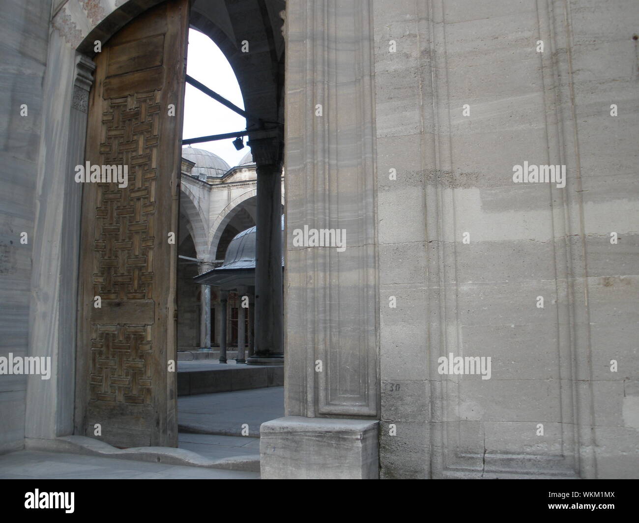 Architectural edifice hi-res stock photography and images - Alamy