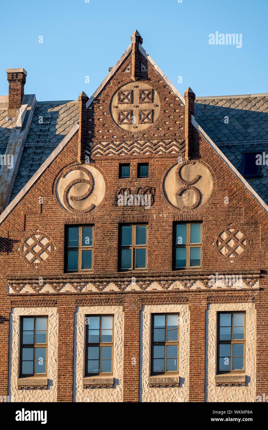 Historic brick house hi-res stock photography and images - Alamy