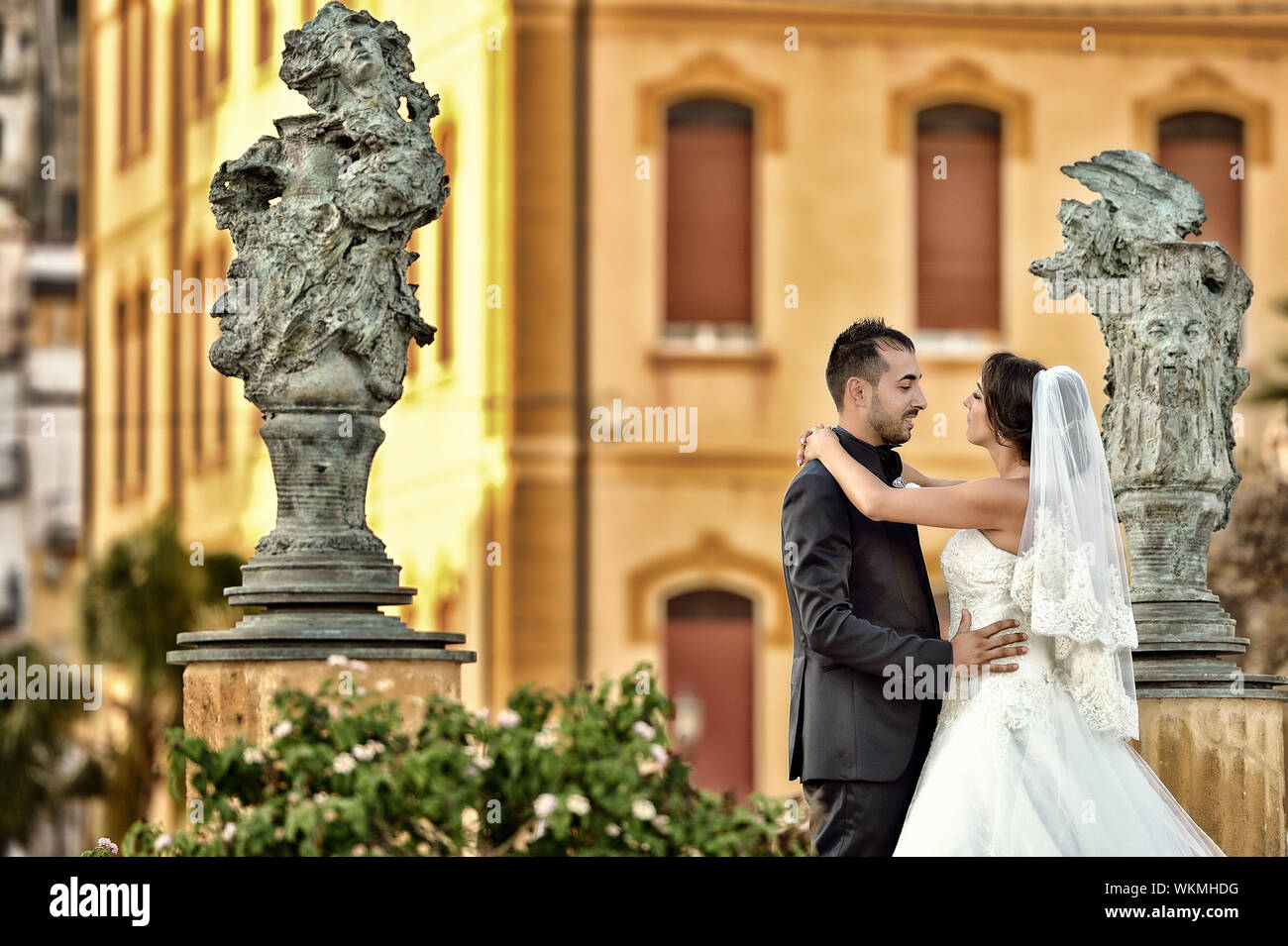 Real life statues hi-res stock photography and images - Alamy