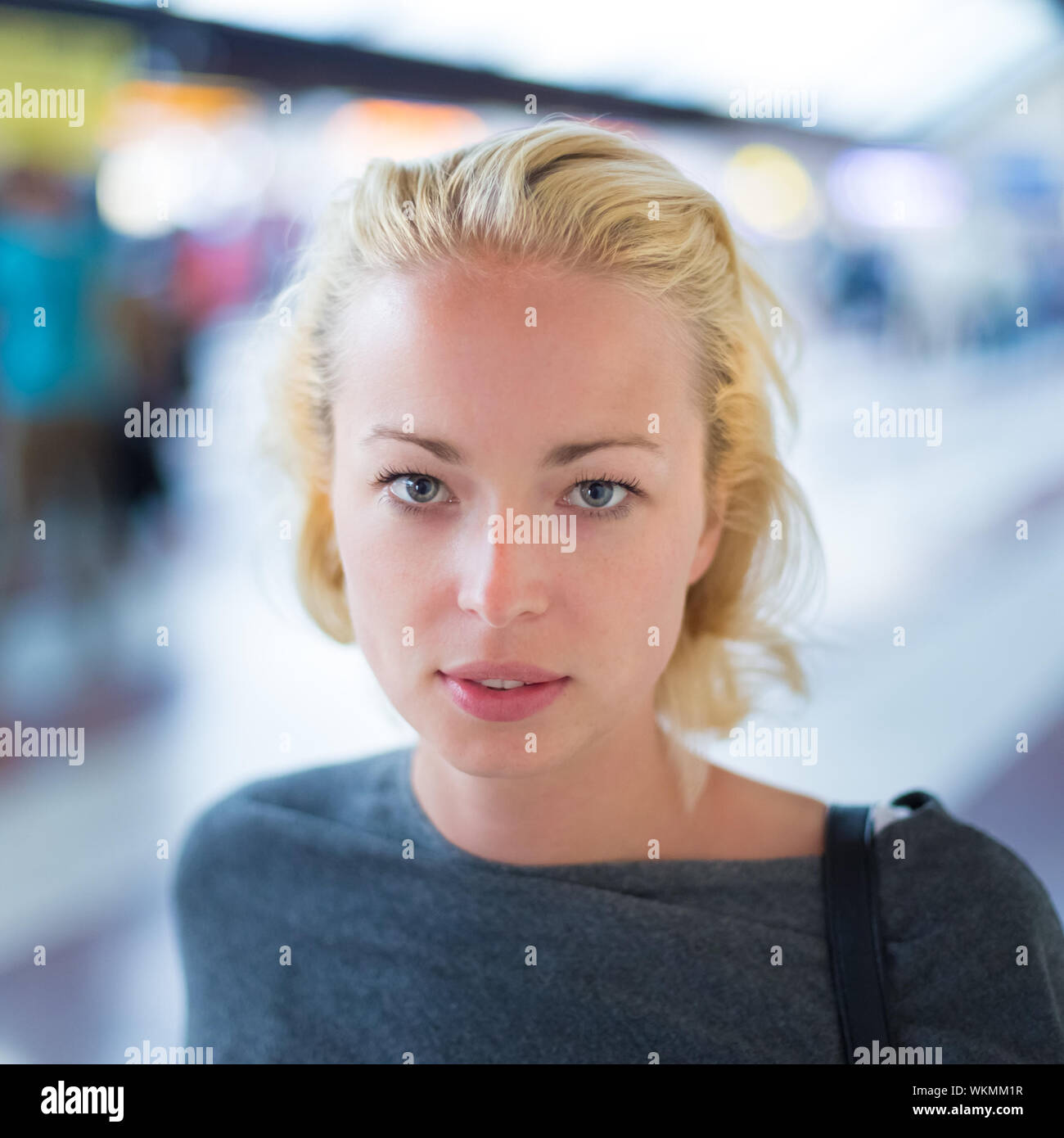 Platform lady hi-res stock photography and images - Alamy