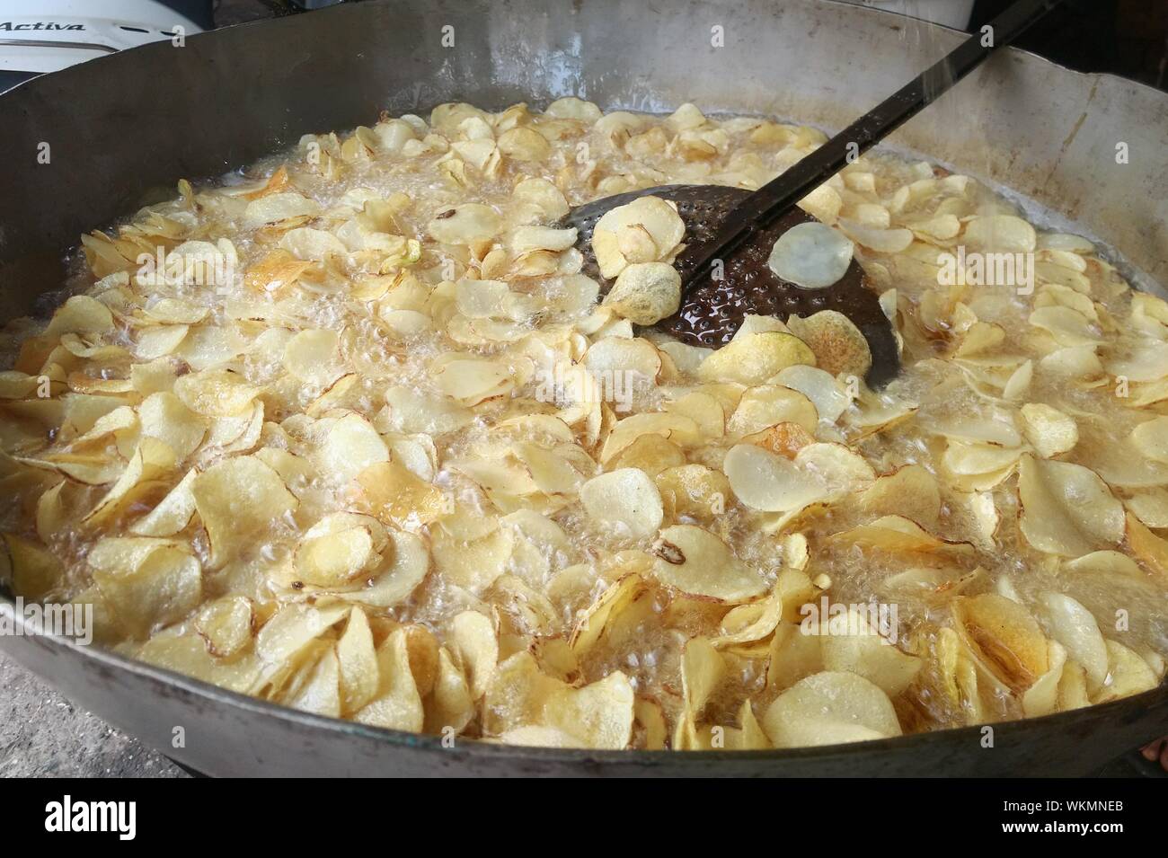 Frying chips hi-res stock photography and images - Alamy