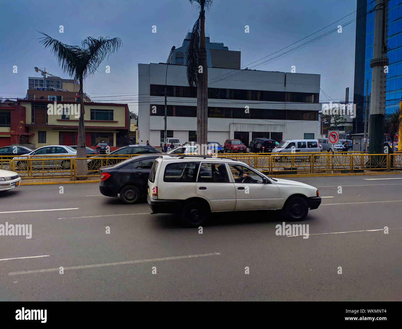 Traffic in lima peru hi-res stock photography and images - Alamy