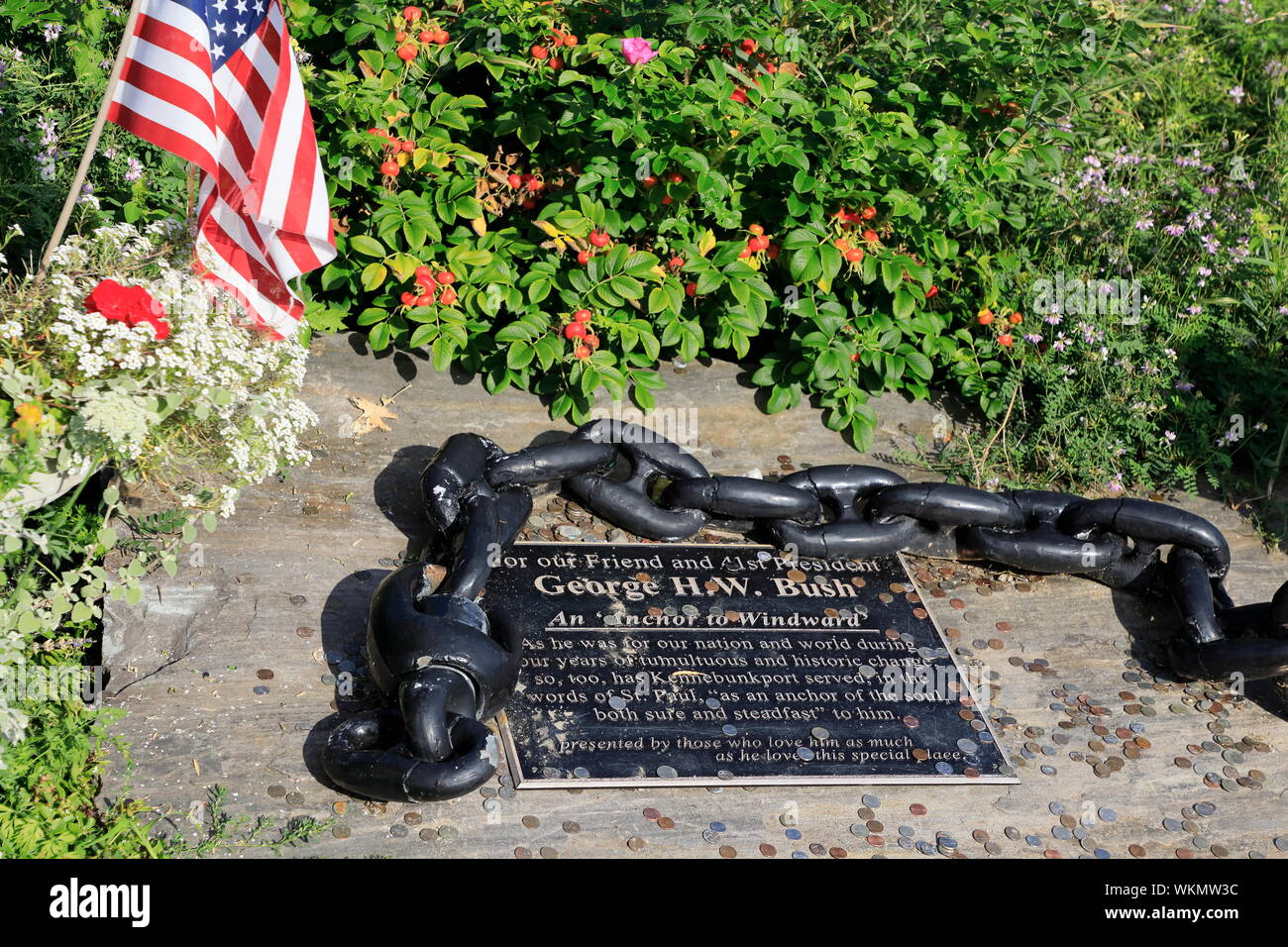 Memorial plaque for George H.W Bush and American flags by Bush Compound ...