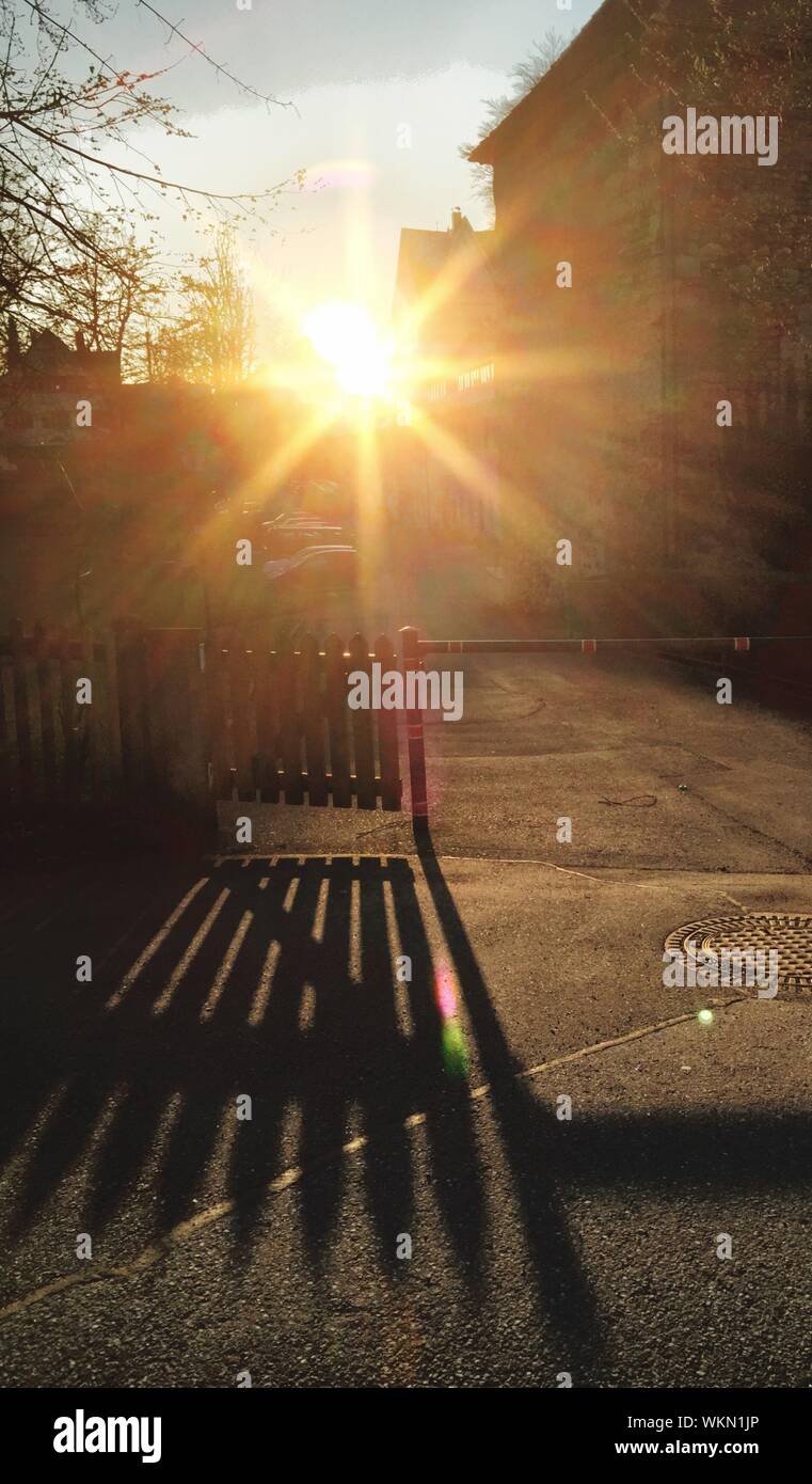 Wooden gate with sun hi-res stock photography and images - Alamy