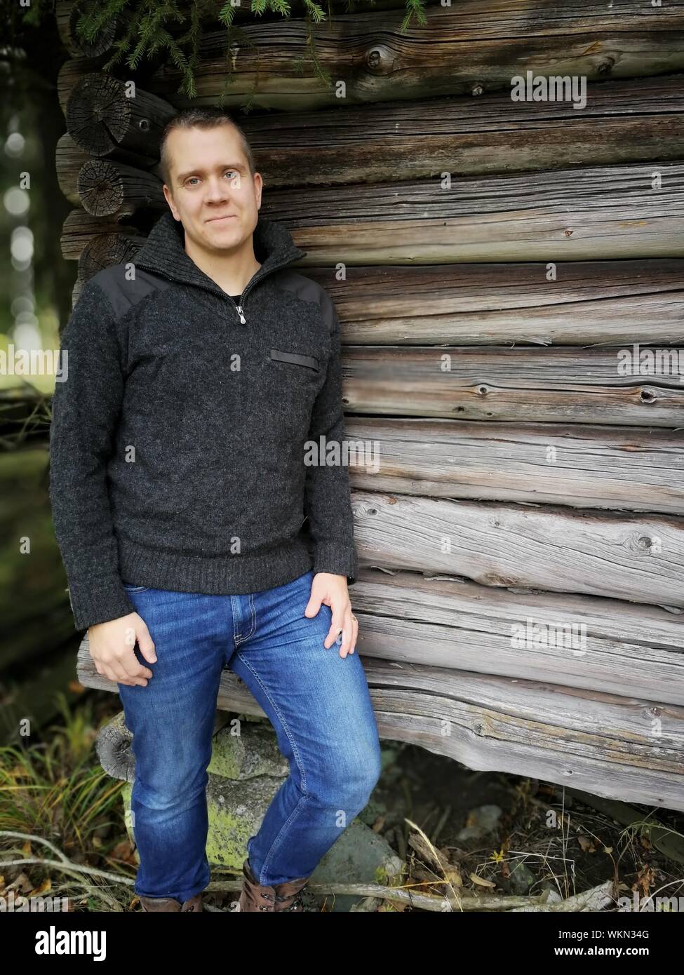 Standing by log cabin hi-res stock photography and images - Alamy