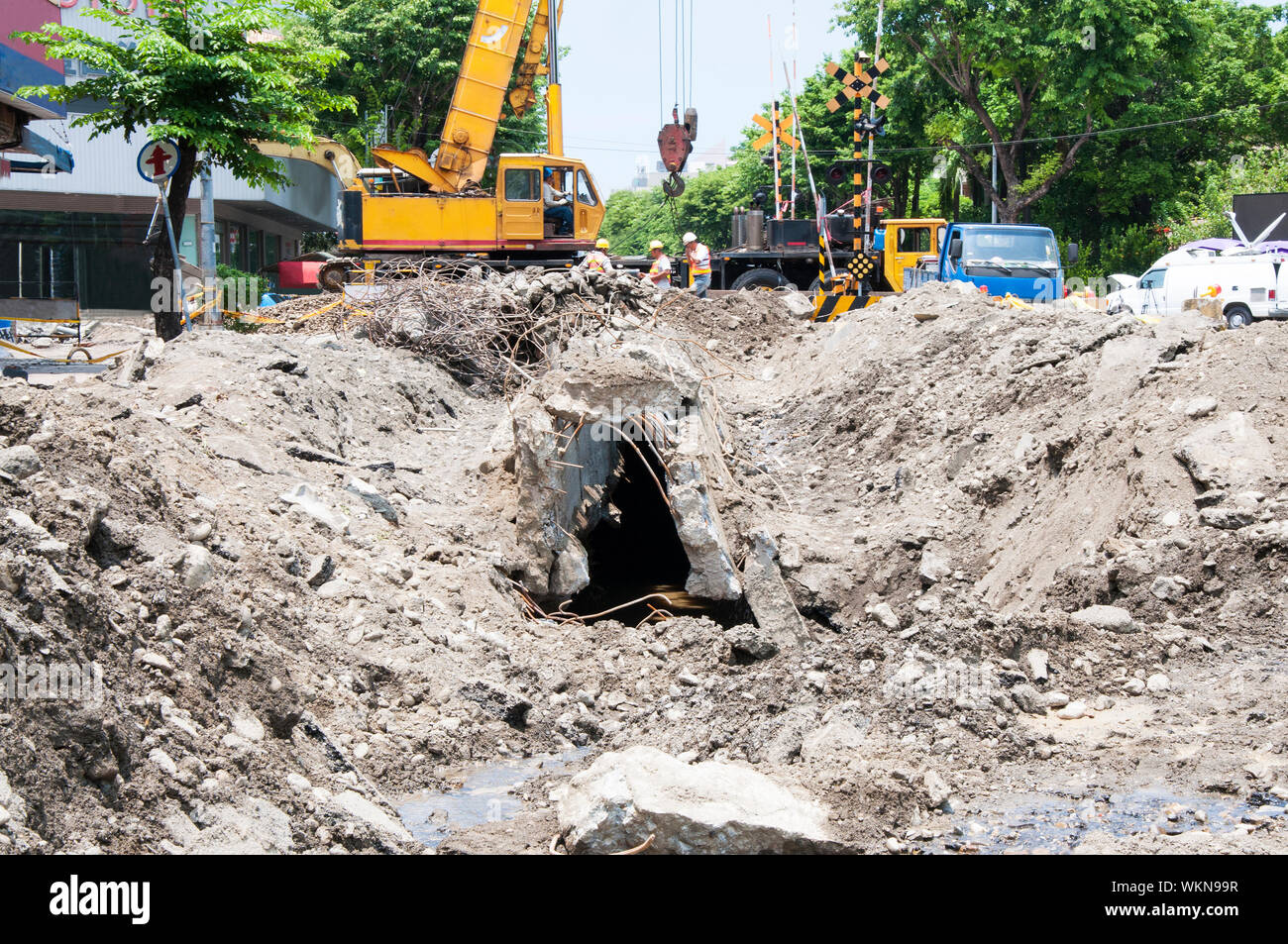 The disaster site Stock Photo - Alamy