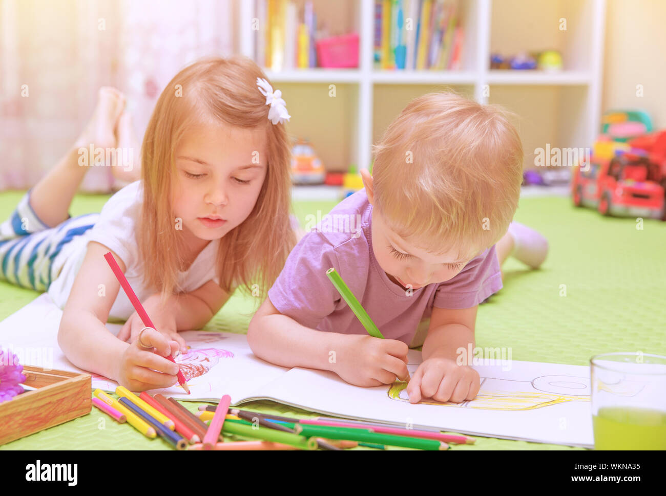 Kindergarten classroom boy girl hi-res stock photography and images - Alamy