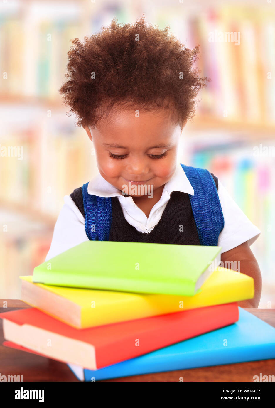 African kids reading books hi-res stock photography and images - Alamy