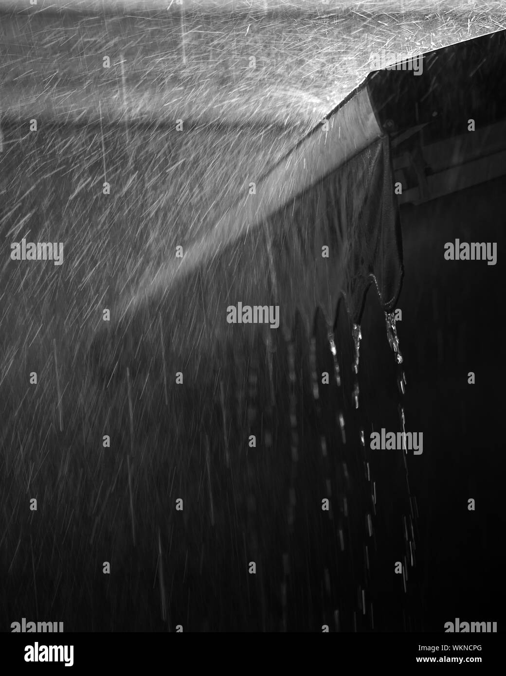 Rain splashing roof hi-res stock photography and images - Alamy