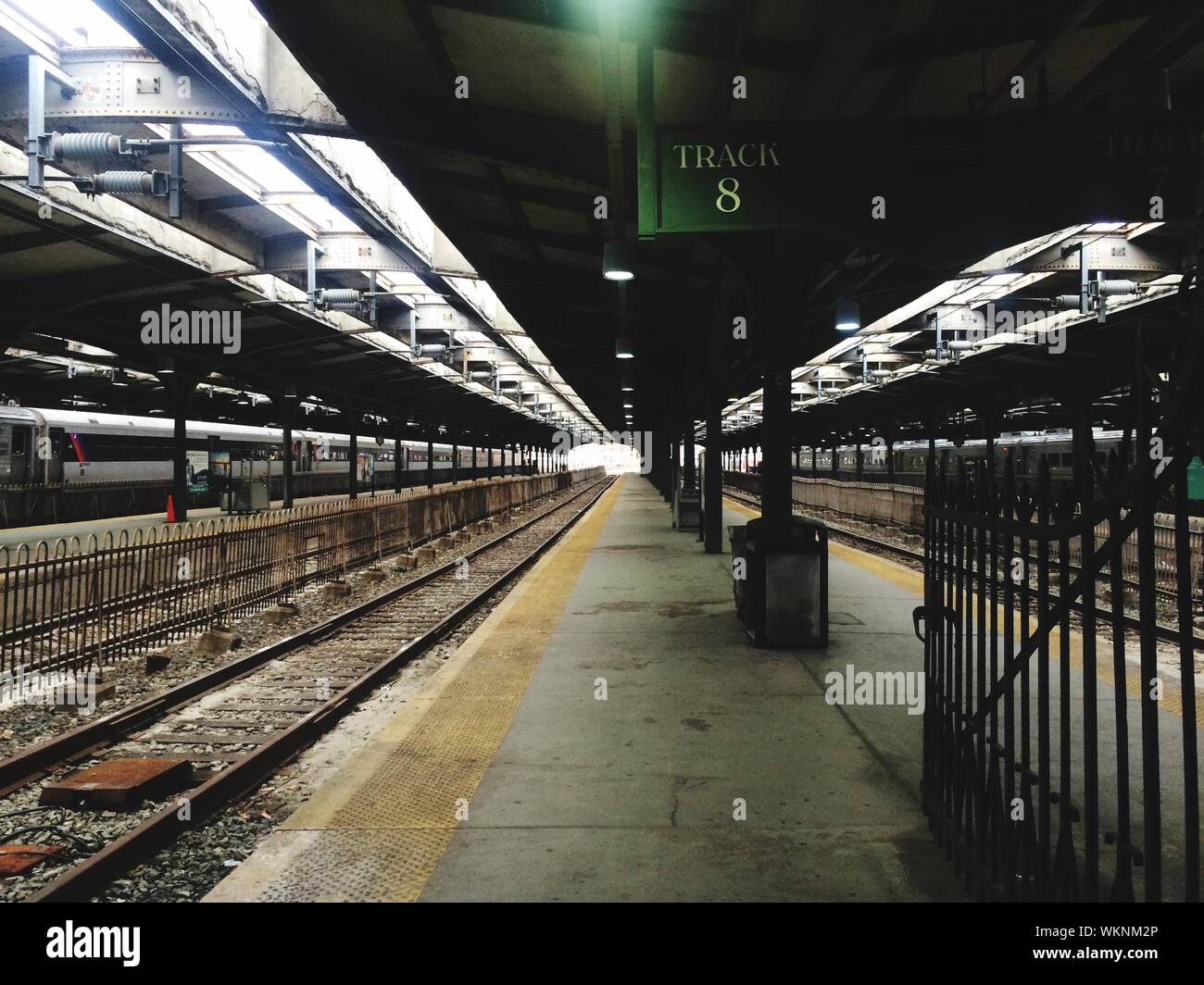 Green station sign hi-res stock photography and images - Alamy
