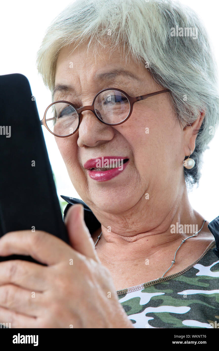 Digital age seniors hi-res stock photography and images - Alamy